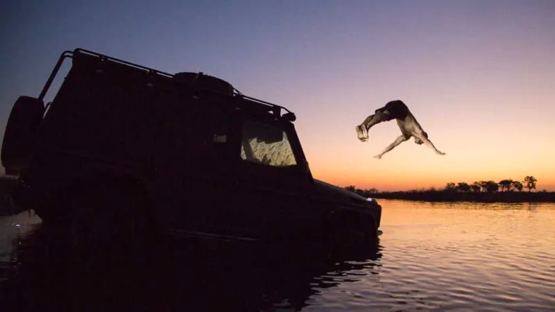 Mike-Horn-river-dive-Mercedes-Benz - MenDetails