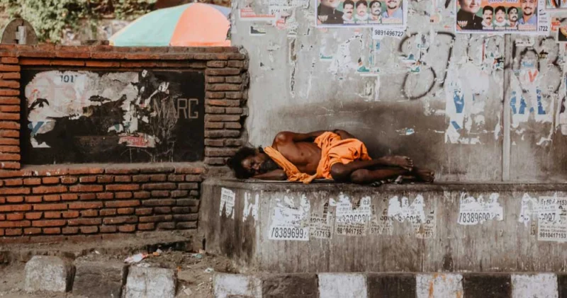 life-poor-hard-time-depressed-sad-rich-wealthy-money - MenDetails